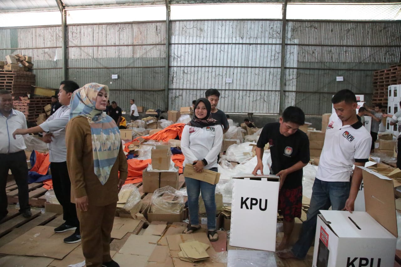 Pantau Pemilu 2019, Bupati Pandeglang Berharap Partisipasi Pemilih ... Pantau Pemilu 2019, Bupati Pandeglang Berharap Partisipasi Pemilih ...