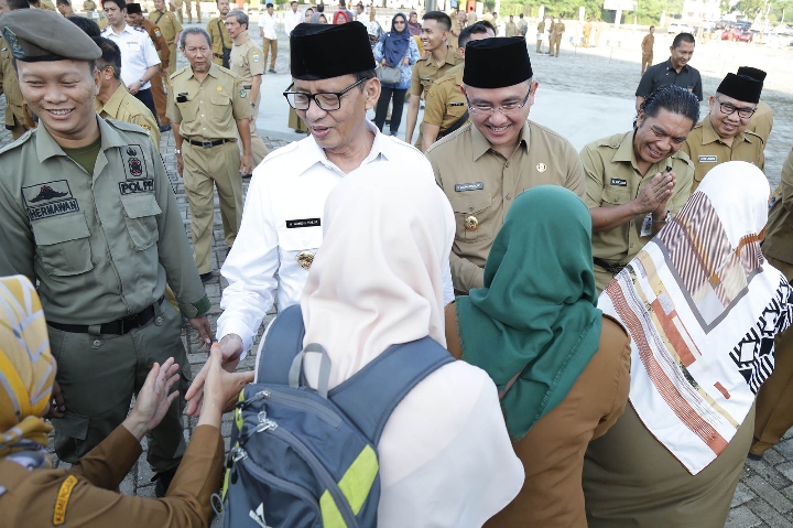 Hari Pertama Kerja, Gubernur dan Wagub Banten Gelar Halalbihalal ... Hari Pertama Kerja, Gubernur dan Wagub Banten Gelar Halalbihalal ...