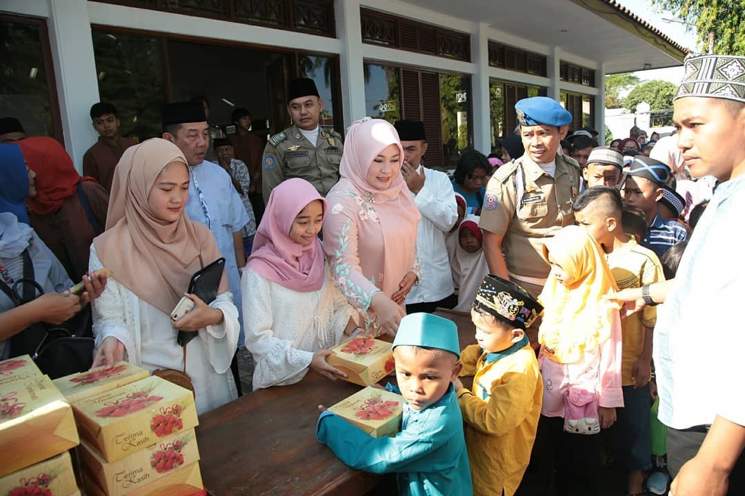 Masyarakat Antusias Hadiri Open House Bupati Pandeglang | BantenNews.co ... Masyarakat Antusias Hadiri Open House Bupati Pandeglang | BantenNews.co ...