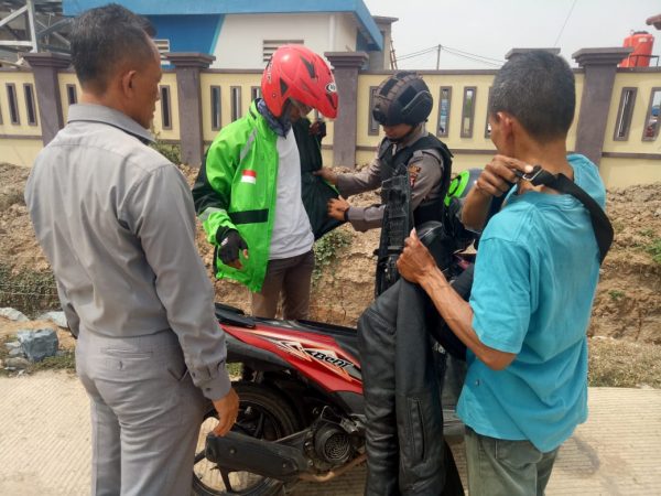 Pasca Bom Medan, Akses Masuk Mapolres Serang Diperketat | BantenNews.co ... Pasca Bom Medan, Akses Masuk Mapolres Serang Diperketat | BantenNews.co ...