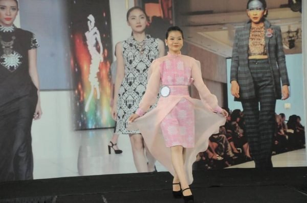Lestarikan Budaya, Lomba Design Busana Batik Lebak dan Tenun Baduy ...