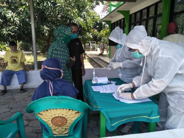 Cegah Covid-19, Ratusan Warga Kota Serang Ikuti Rapid Test | BantenNews ... Cegah Covid-19, Ratusan Warga Kota Serang Ikuti Rapid Test | BantenNews ...