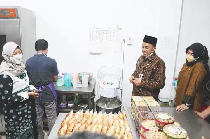 Berawal dari Iseng, Frida Yuliana Kini Sukses Buka Usaha Roti di ...
