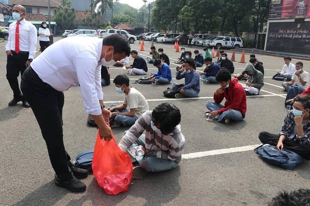 70 Siswa STM Budi Utomo Jakarta yang Hendak Tawuran Digelandang ke ...