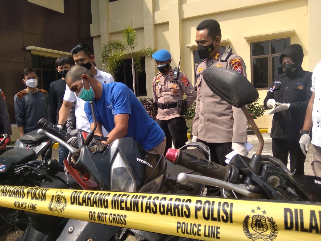 Satreskrim Pandeglang Tangkap Komplotan Pencurian Kendaraan Bermotor ... Satreskrim Pandeglang Tangkap Komplotan Pencurian Kendaraan Bermotor ...