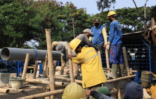 Siaga Banjir, DPUPR Kota Tangerang Bangun Turap | BantenNews.co.id ... Siaga Banjir, DPUPR Kota Tangerang Bangun Turap | BantenNews.co.id ...