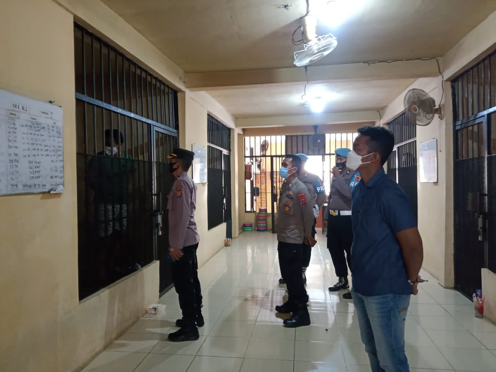 Pawas Bidpropam Polda Banten Bersama Pamenwas Cek Rutan Polda Banten ... Pawas Bidpropam Polda Banten Bersama Pamenwas Cek Rutan Polda Banten ...