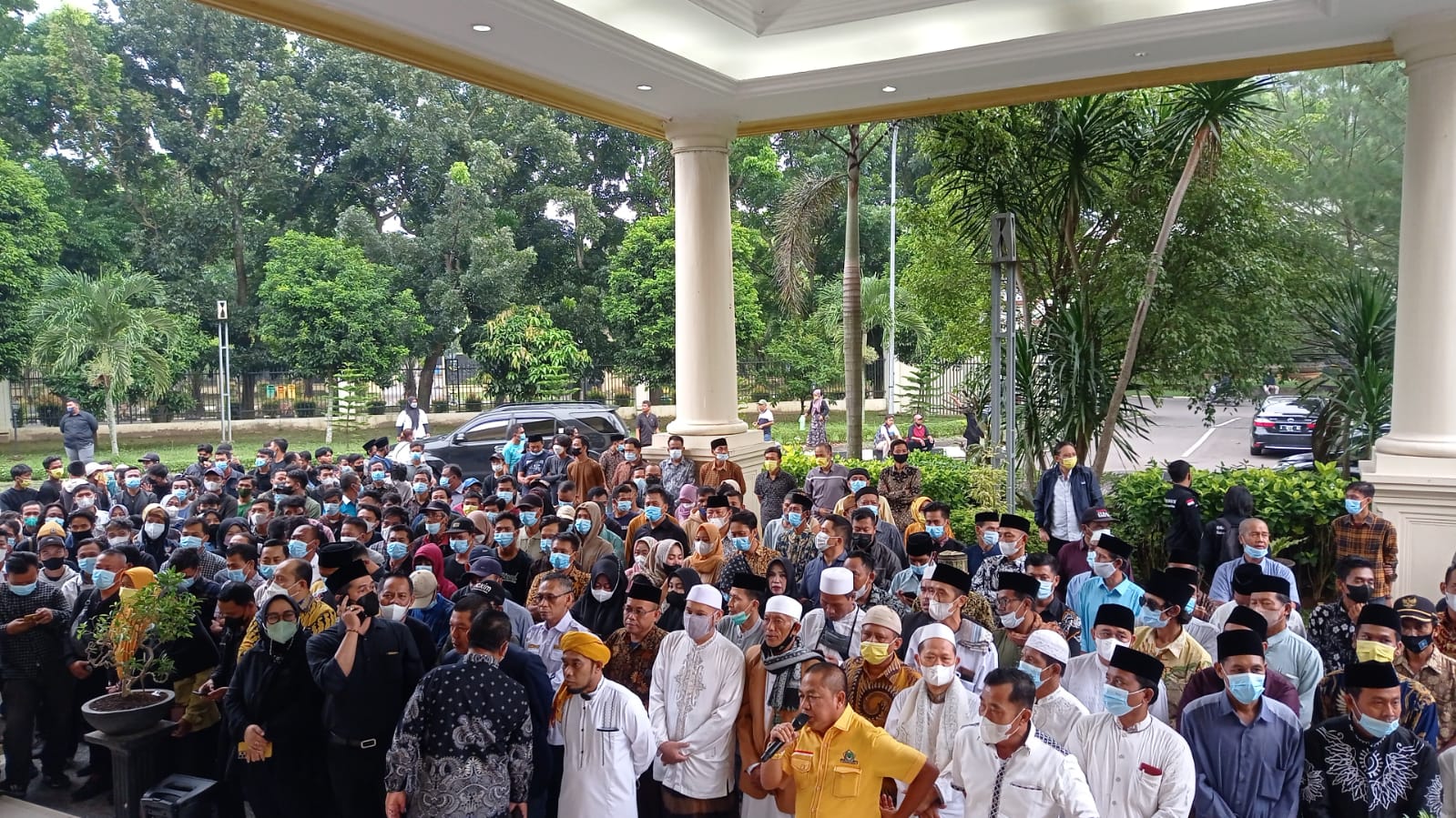 Warga Iringi Perpisahan Andika Hazrumy sebagai Wagub Banten ... Warga Iringi Perpisahan Andika Hazrumy sebagai Wagub Banten ...