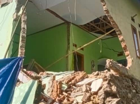 Korban Pergerakan Tanah Di Lebak Dapat Bantuan Dari Pemerintah