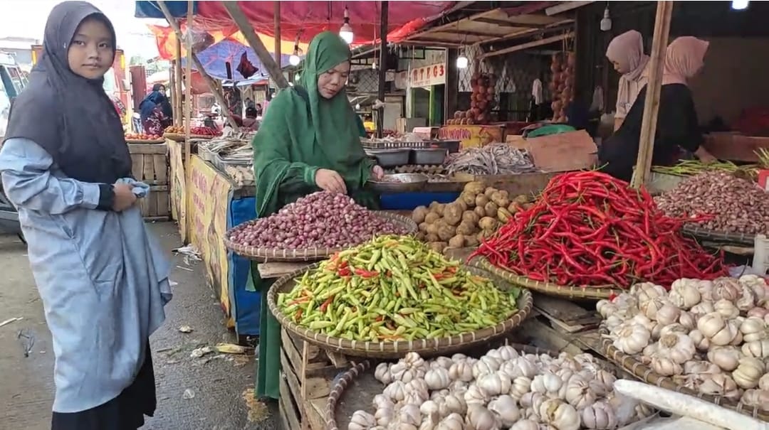 Harga Bumbu Dapur di Pasar Badak Pandeglang Alami Kenaikan | BantenNews ... Harga Bumbu Dapur di Pasar Badak Pandeglang Alami Kenaikan | BantenNews ...
