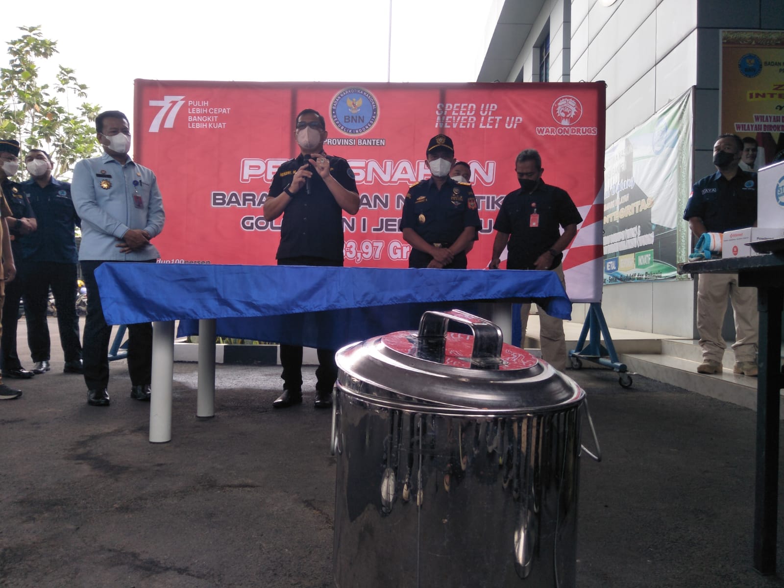 BNNP Banten Rebus Sabu Seberat 2 Kilogram | BantenNews.co.id -Berita ... BNNP Banten Rebus Sabu Seberat 2 Kilogram | BantenNews.co.id -Berita ...