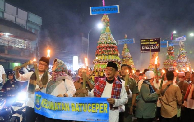 Ribuan Peserta Pawai Obor Meriahkan Festval Maulid 2022 di Kota ... Ribuan Peserta Pawai Obor Meriahkan Festval Maulid 2022 di Kota ...