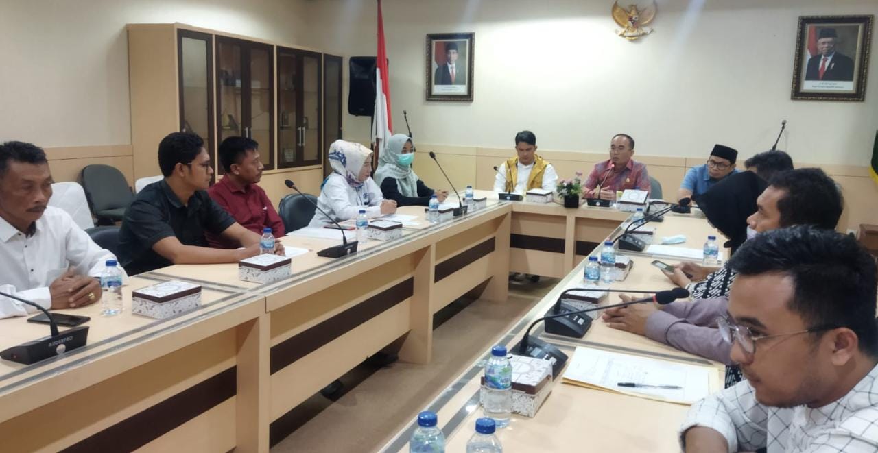 Pelapor dan Bidan yang Dipenjara dengan Bayinya Berdamai | BantenNews ... Pelapor dan Bidan yang Dipenjara dengan Bayinya Berdamai | BantenNews ...