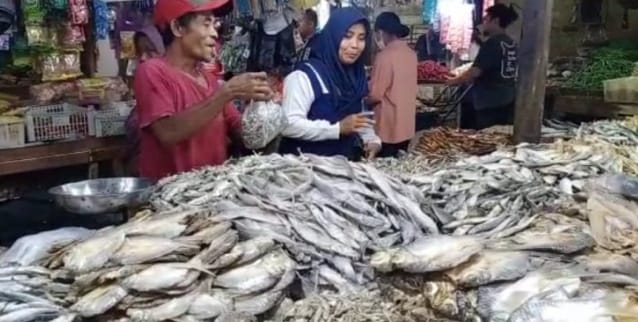 Akibat Cuaca Ekstrem Harga Ikan Laut Di Pasar Rangkasbitung Naik