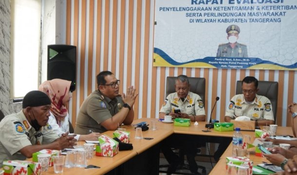 Anggota Linmas Kabupaten Tangerang Diminta Bersinergi dengan Masyarakat ...