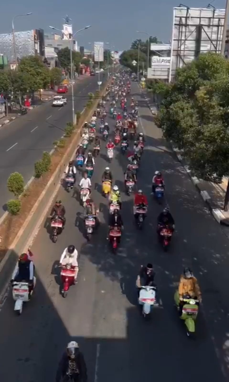 Ratusan Vespa Kirab Merah Putih di Kota Serang | BantenNews.co.id ... Ratusan Vespa Kirab Merah Putih di Kota Serang | BantenNews.co.id ...