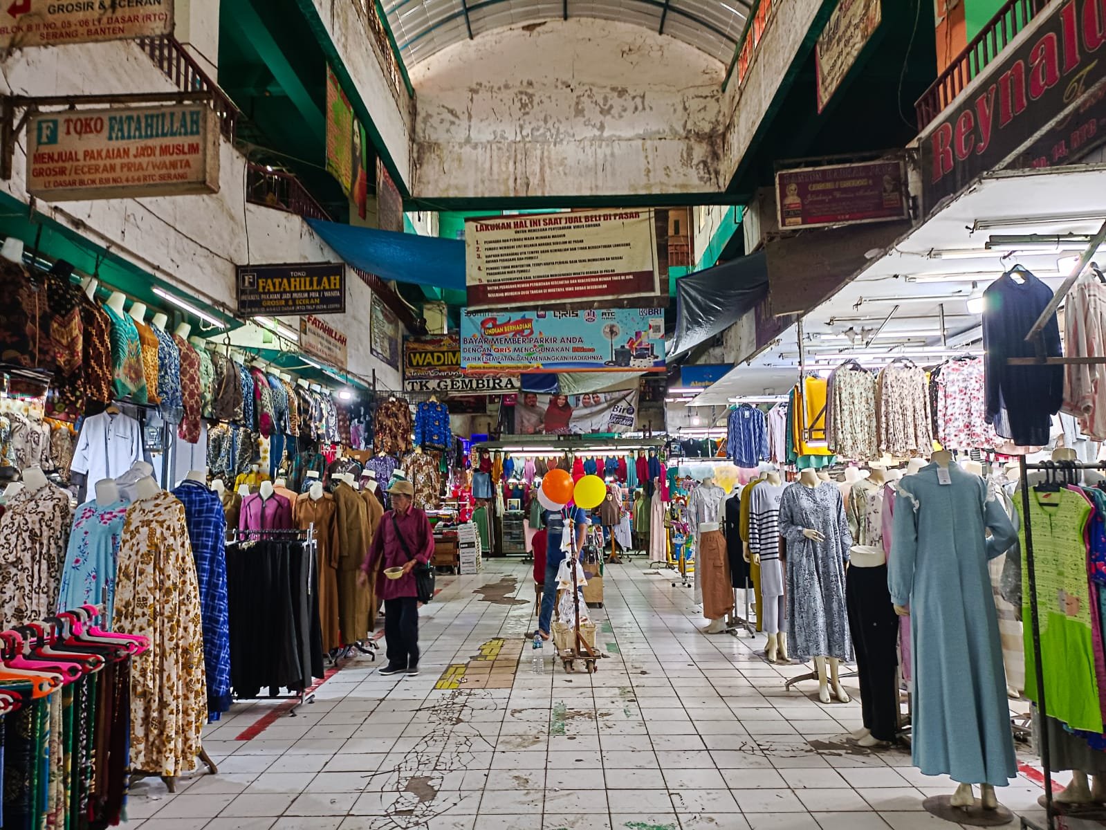 Toko Gamis di Pasar Rau Serang Dibobol Maling, Pedagang Rugi Puluhan ...