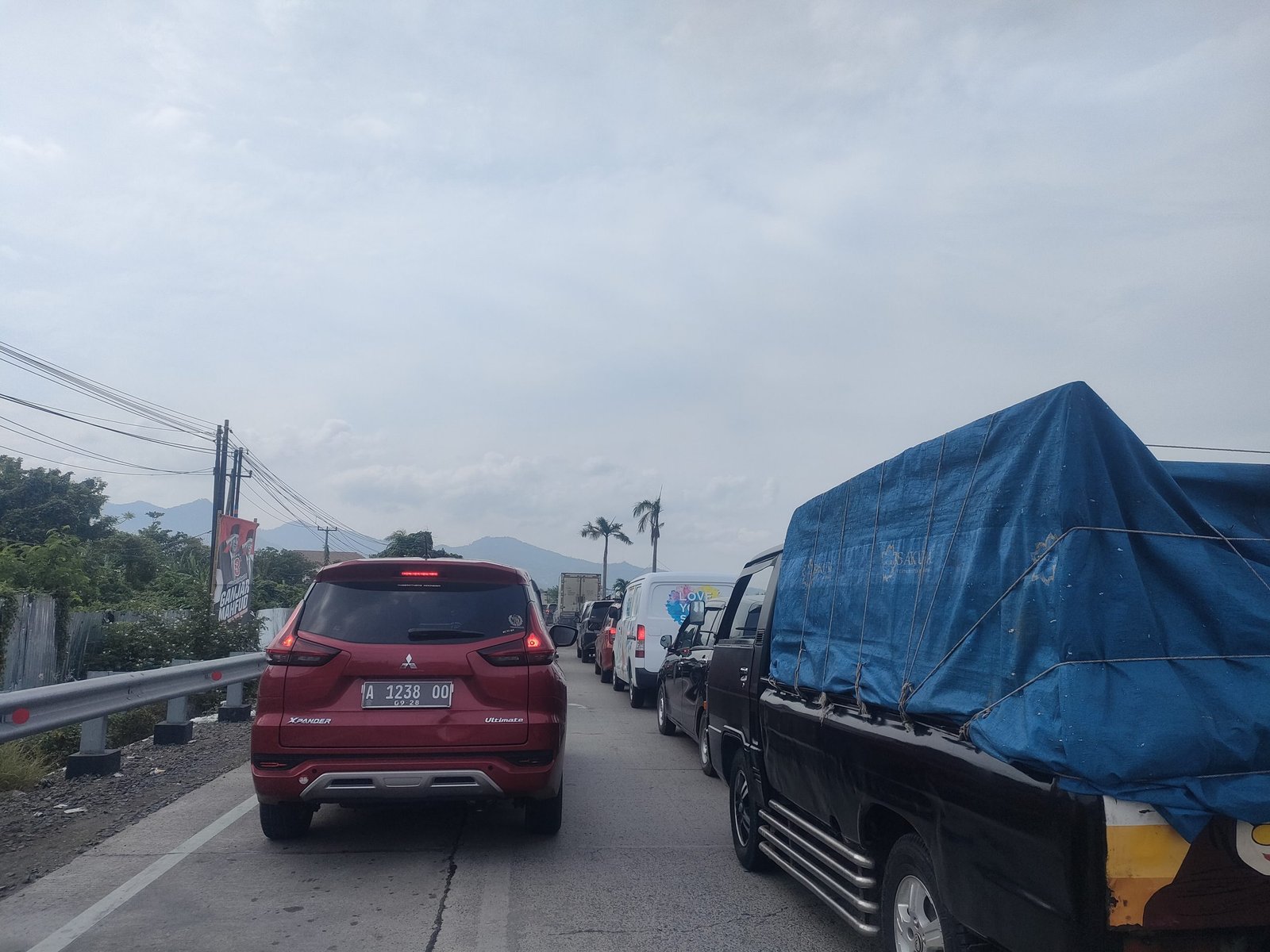 Jelang Perayaan Tahun Baru, Jalur ke Anyer Mulai Dipadati Wisatawan ...