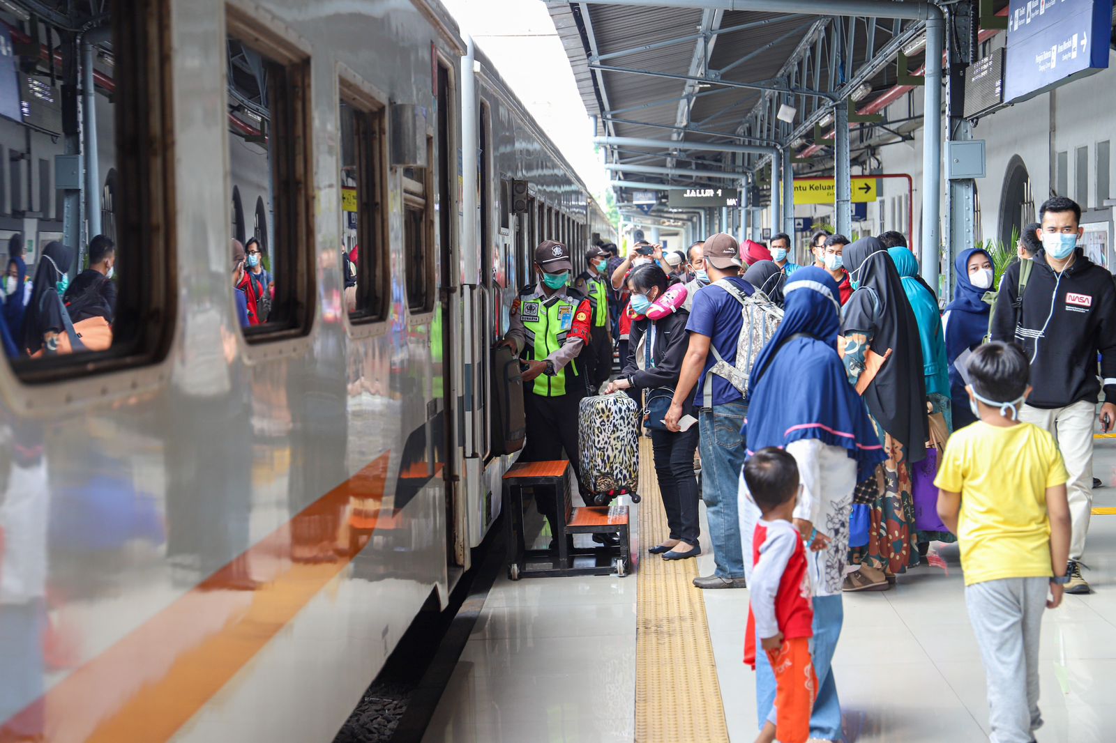 Catat! Ini Jadwal Pemesanan Tiket Kereta Api Untuk Mudik 2024 ... Catat! Ini Jadwal Pemesanan Tiket Kereta Api Untuk Mudik 2024 ...
